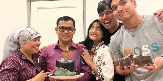 Daftar Caleg PAN DKI: Ada Eli Sugigi hingga Bapaknya Fuji | merdeka.com