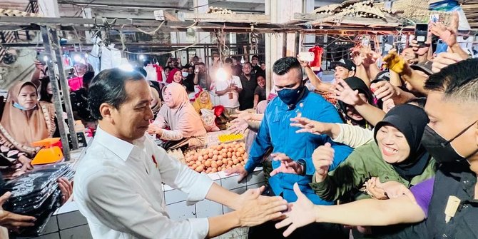Jokowi Cek Pangan di Pasar Talang Banjar Jambi: Telur yang Harganya ...