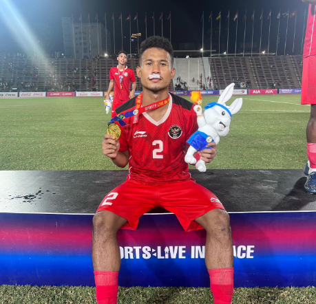 Bagas Kaffa Berdarah Disikut Pemain Thailand, Nyali Tak Ciut Bawa ...