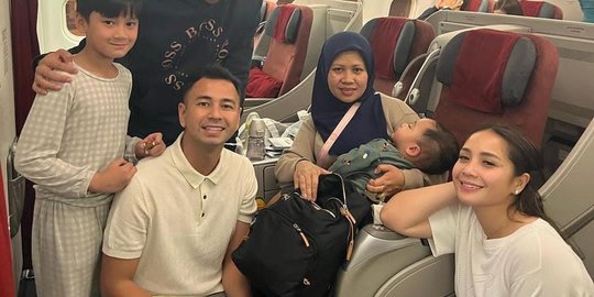 Raffi & Nagita Jongkok di Pesawat jadi Sorotan, Netizen 'Jadi Dayang ...