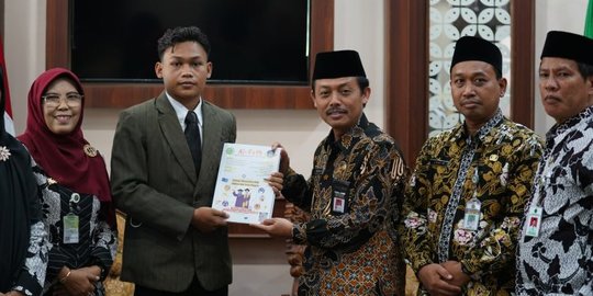 Anak Petani Brebes Diterima 13 Kampus Luar Negeri, Pilih Universitas Toronto Kanada