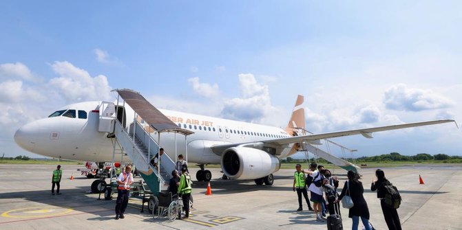 Super Air Jet Resmi Terbang Perdana, Aksesibilitas Menuju Banyuwangi Kian Bertambah | merdeka.com