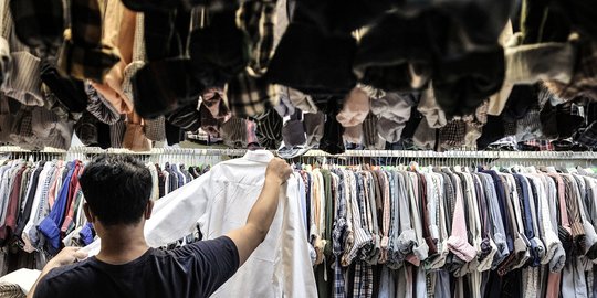 Pedagang Pasar Senen Masih Jualan Baju Bekas Impor, Kemendag Angkat Suara | merdeka.com