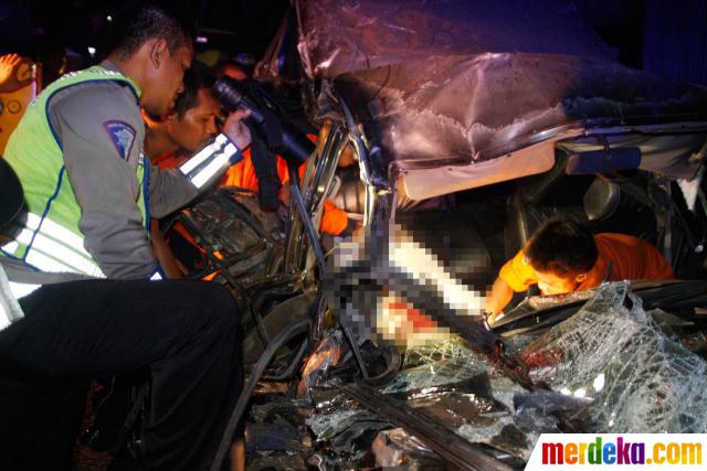 Foto 4 Mobil And 1 Motor Mio Tabrakan Beruntun Di Ungaran