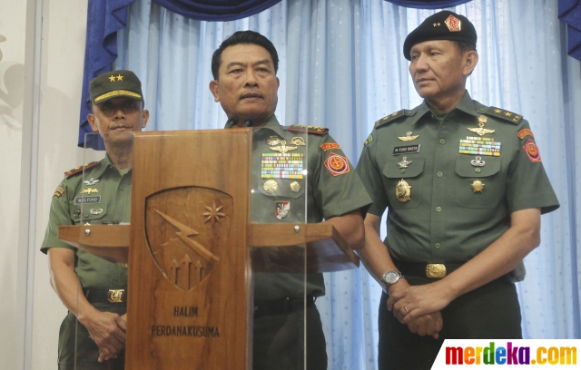 Foto : Panglima TNI Moeldoko saat klarifikasi soal isu Babinsa ... Foto : Panglima TNI Moeldoko saat klarifikasi soal isu Babinsa ...