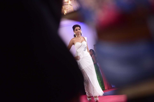 Pesona para gadis Gipsi bersaing dalam Miss Gypsy di Spanyol