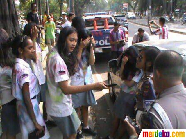 Foto : Ini foto-foto kelakuan siswi SMA ngaku anak jenderal saat razia ...