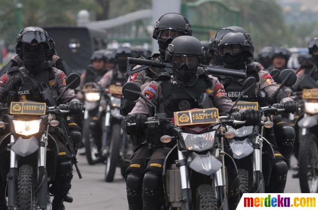 Foto : Pasukan Gegana jaga ketat kawasan Monas| merdeka.com