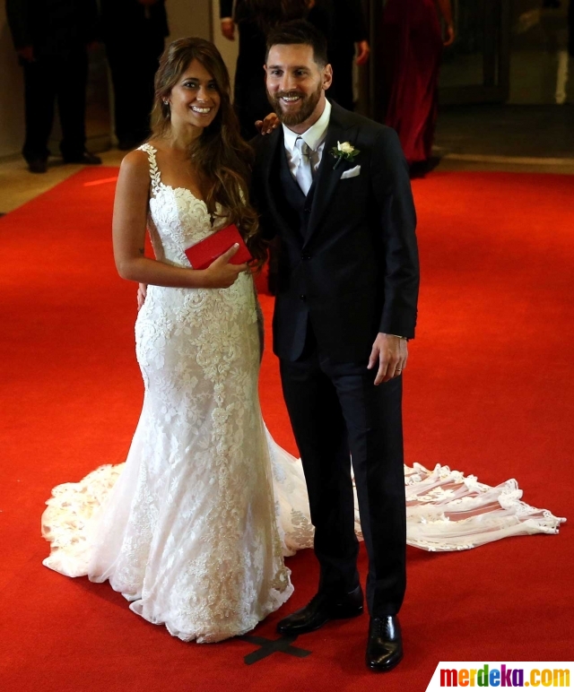 Foto : Momen mesra Messi dan Roccuzzo di hari pernikahannya | merdeka.com