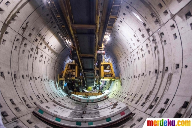 Foto : Mengintip proyek jalur kereta bawah tanah terpanjang di dunia ...
