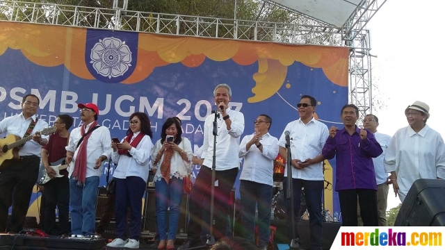 Foto : Penampilan 3 menteri dan gubernur Jateng konser bareng di Ospek ...