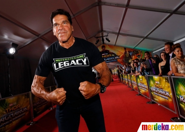 Foto : Pemeran 'Hulk' asli pamer otot di pemutaran "Thor: Ragnarok ...