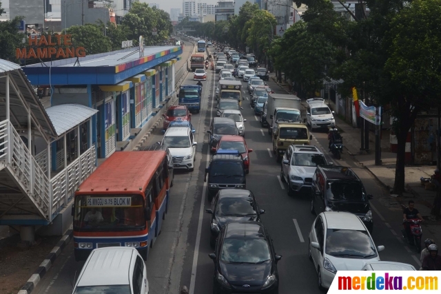 Foto : Suasana Jalan Mampang yang akan berubah nama | merdeka.com