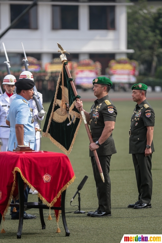 Foto : Sertijab Jenderal Andika Perkasa Resmi Jabat Sebagai KSAD ... Foto : Sertijab Jenderal Andika Perkasa Resmi Jabat Sebagai KSAD ...