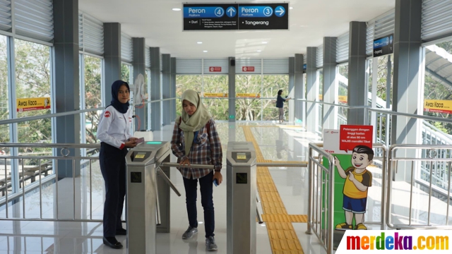 Foto : Begini Wujud Skybridge di Stasiun Batu Ceper| merdeka.com