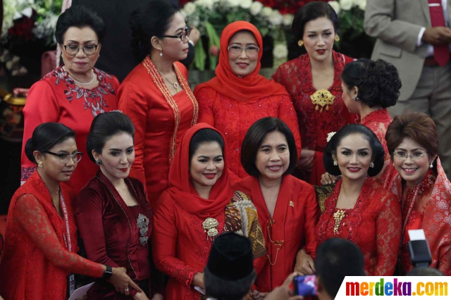 Wajah-wajah Sejumlah Artis yang Jadi Anggota DPR | Fajar Design