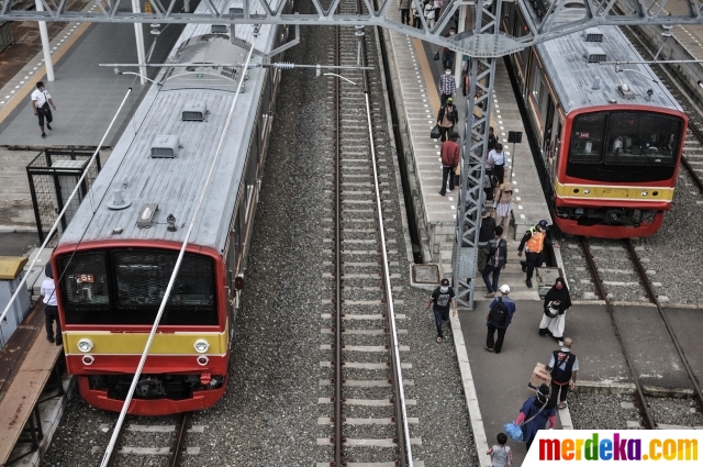 Foto : Jadwal Operasional KRL Kembali Normal | merdeka.com