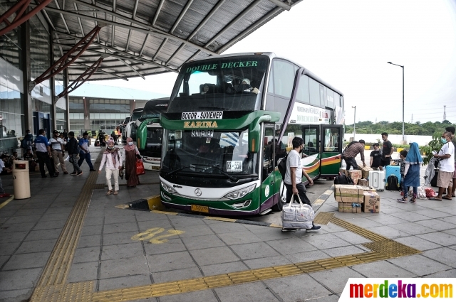Foto : Libur Panjang, Jumlah Penumpang Bus AKAP di Terminal Pulogebang ...