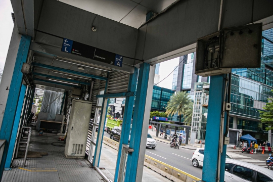 Halte Bus Transjakarta Tosari Lama yang Terbengkalai