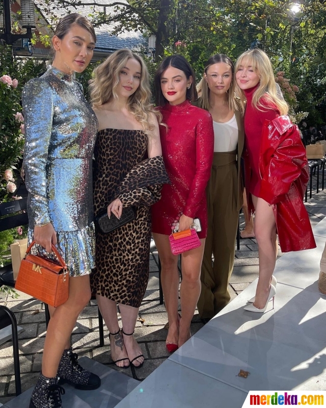 Foto : Pesona Luna Maya di New York Fashion Week, Cantik Abis 'Dipepet ...