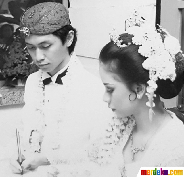 Foto : Wedding Anniversary ke 34, Intip 5 Potret Lawas Addie MS dan ...