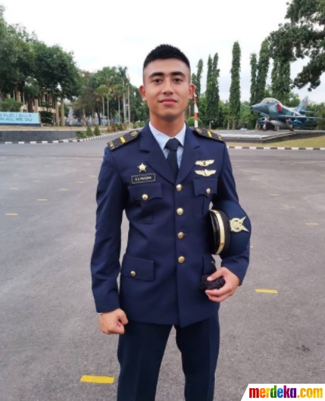 Foto : Intip Potret Ganteng Letda Rama Prayudha, TNI AU yang Alisnya ...