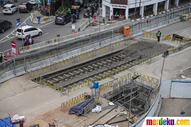 Foto : Penampakan Rel Trem Era Kolonial Belanda di Proyek MRT Glodok ...