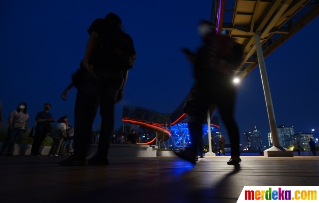 Foto : Skywalk Senayan Park, Destinasi Wisata di Jakarta yang ...