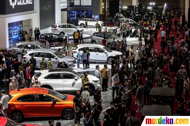 Foto : Melihat Pameran Indonesia International Motor Show 2022 ...