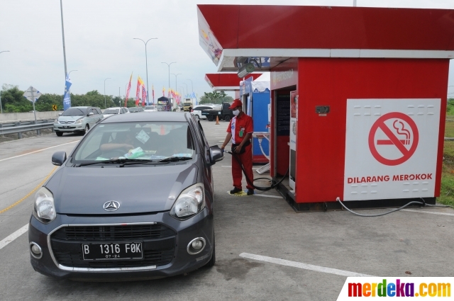 Foto : Pertamina Hadirkan Pertashop di Rest Area Tanpa SPBU | merdeka.com