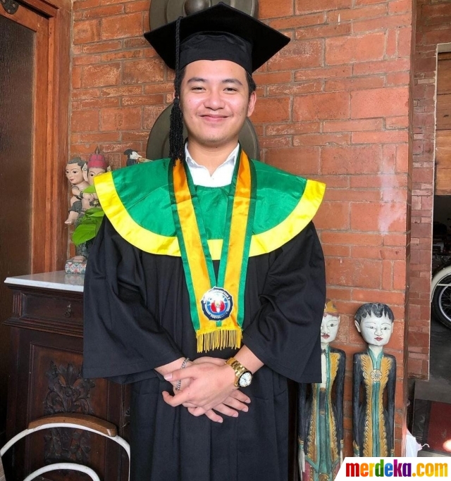 Foto : Aksa Anak Soimah Lulus SMA dan Sudah Diwisuda, Ini Potretnya ...