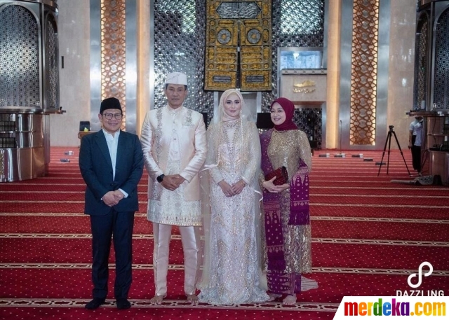 Foto : 5 Potret Pernikahan Juliana Moechtar dengan Letkol TNI, Penampilannya Cantik Banget ...