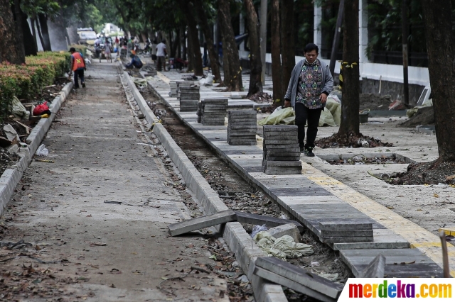 Foto : Revitalisasi Jalur Pedestrian di Jalan Pattimura | merdeka.com