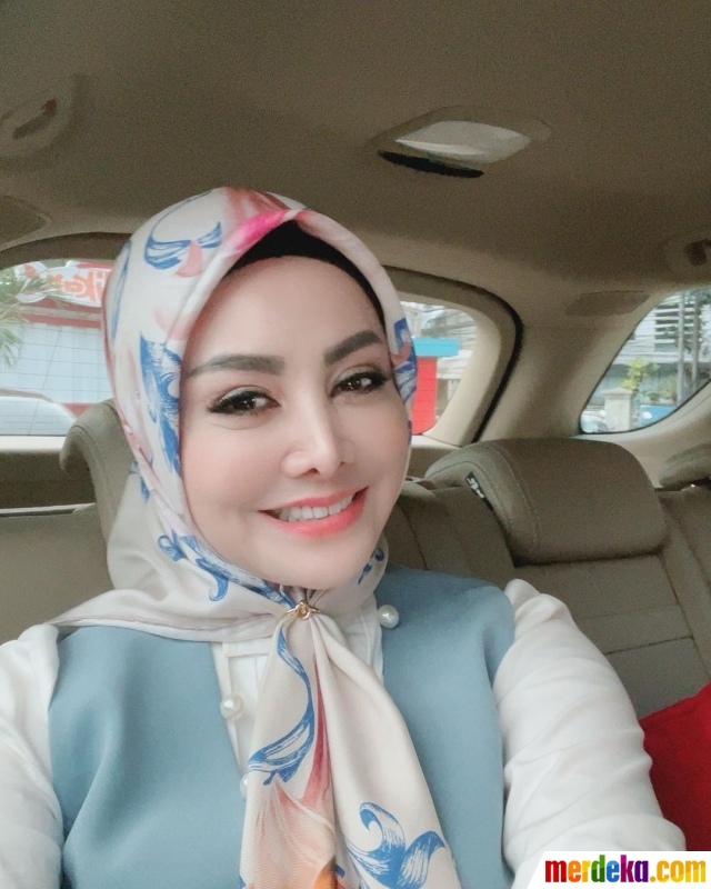 Foto : 7 Potret Terbaru Pedangdut Cici Paramida, Cantik dan Awet Muda ...