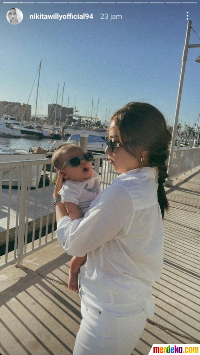 Foto : Potret Terbaru Baby Izz Anak Nikita Willy Pakai Kacamata Hitam, Lucu dan Bikin Gemas ...