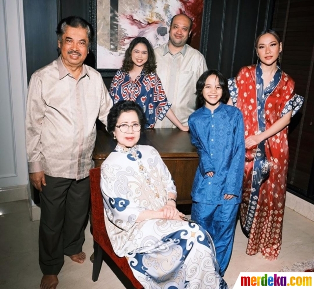 Foto : Bertubuh Tinggi dan Ganteng Mirip Ashraf, Ini Potret Terbaru ...