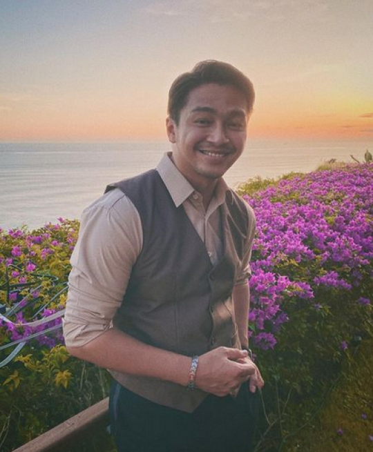 Gantikan Arya Saloka, Ini Potret Kece Deva Mahenra