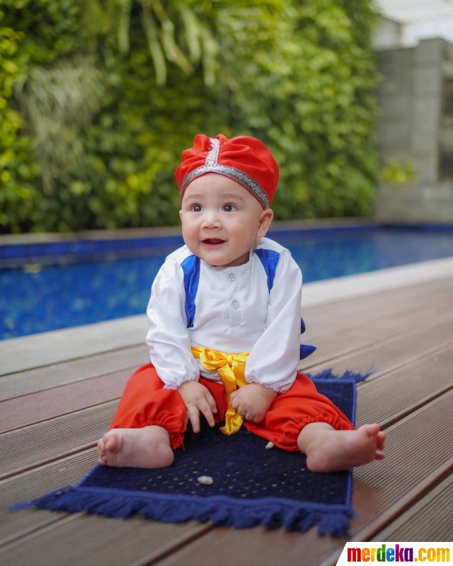 Foto : Disebut 'Cipung Aladin', Ini 7 Gaya Terbaru Rayyanza Lucu dan ...
