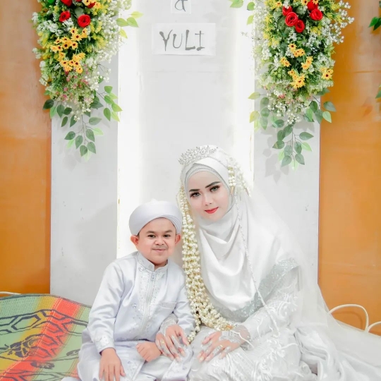 Ingat Ustaz Mumuy AKSI Indosiar, Ini Potret Bahagianya saat Menikah