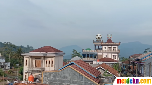 Foto : Potret Rumah Mewah 4 Lantai Milik Kades Kayuares, di Atasnya Ada ... Foto : Potret Rumah Mewah 4 Lantai Milik Kades Kayuares, di Atasnya Ada ...