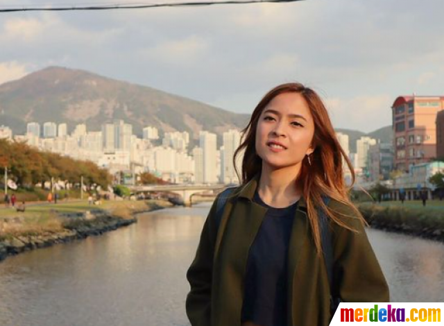 Foto : 5 Potret Angelina Ci, Kekasih Dodit Mulyanto yang Jarang Tersorot | merdeka.com