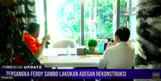 Berbaju Tahanan Tangan Diikat, Potret Santai Ferdy Sambo Hadapi Rekonstruksi