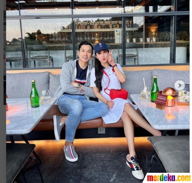 Foto : Momen Sandra Dewi Pacaran dengan Suami, Ramai Dibilang Bak Lihat Drama Korea | merdeka.com