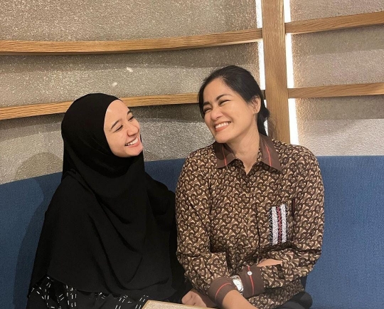 Momen Kebersamaan Laudya Cynthia Bella dan Titi Kamal yang Dipuji Bikin Hati Adem