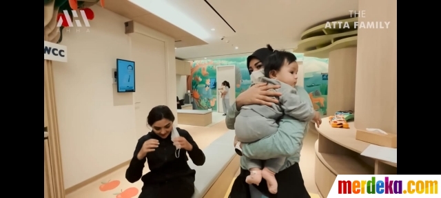 Foto : Baby Ameena Dibawa ke Rumah Sakit, Dinyatakan Mengidap Penyakit ...