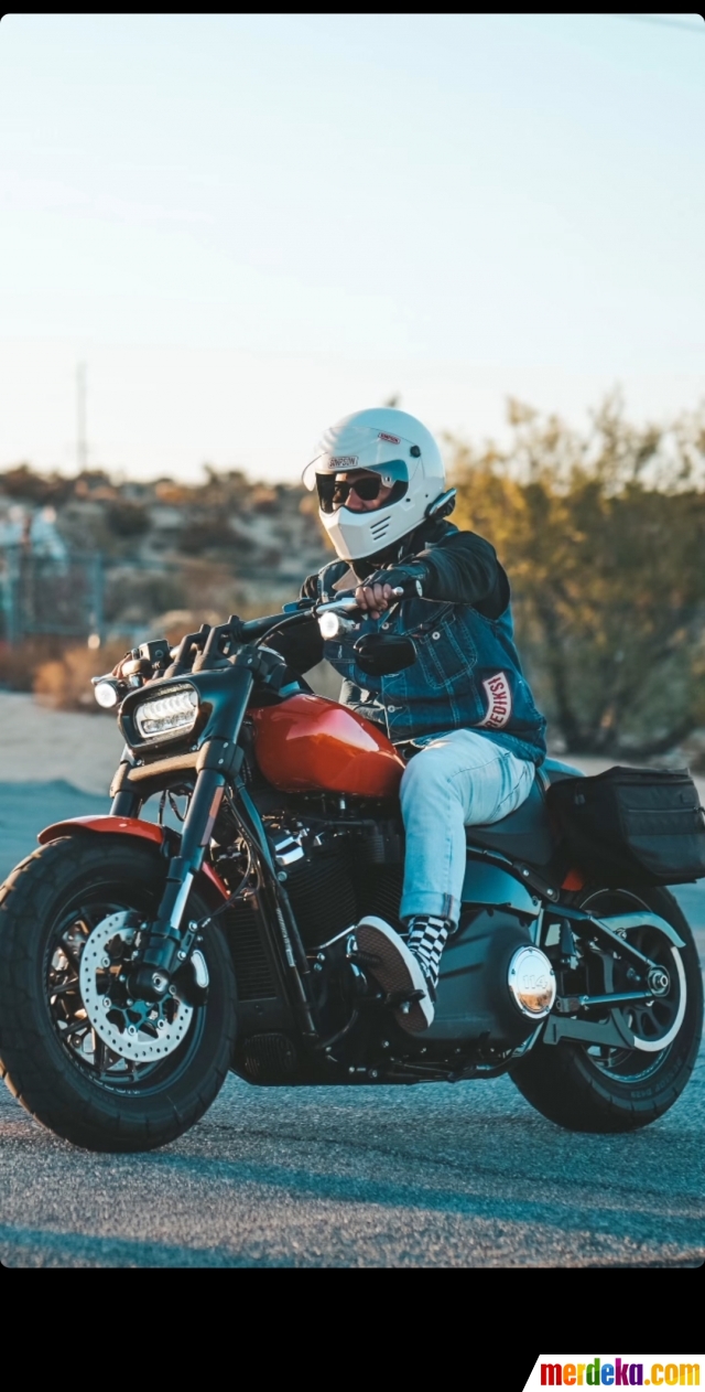 Foto : Momen Gading Marten Touring di Amerika Naik Moge, Gayanya Keren Abis! | merdeka.com