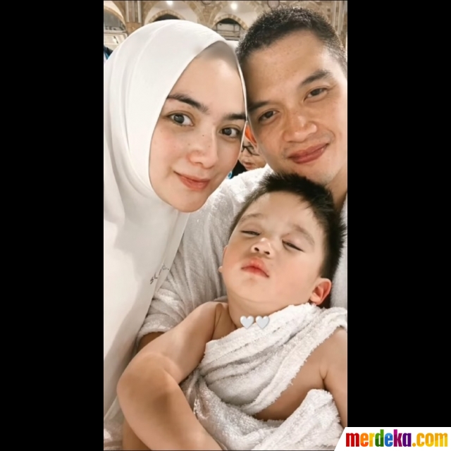 Foto : Potret Citra Kirana di Depan Ka'bah Panen Pujian, Malah Makin ...