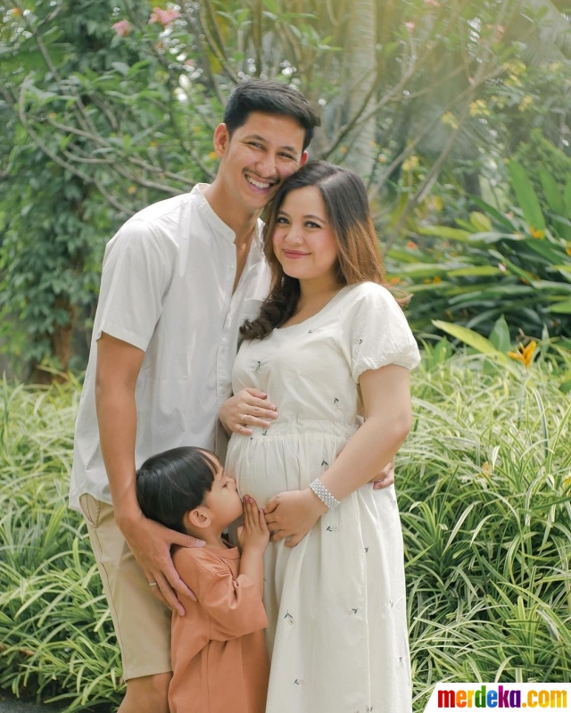 Foto : Hamil Anak Kedua, Ini 5 Potret Terbaru Tasya Kamila dengan Perut ...