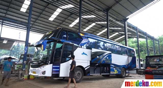 Foto : Ingat Bus Merdeka Raja Jalanan Jalur Selatan, Begini Potret ...