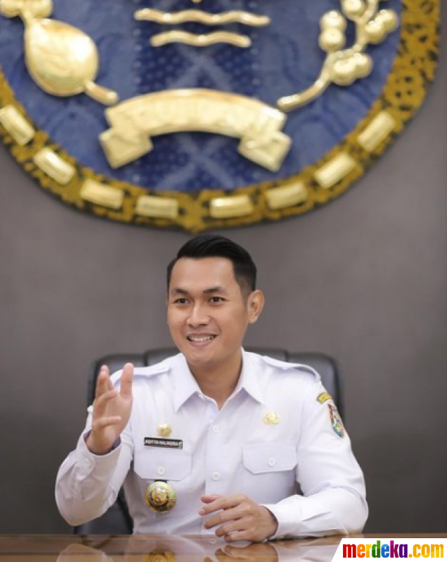 Foto : Mengenal Aditya Halindra, Sosok Bupati Muda Curi Perhatian yang ... Foto : Mengenal Aditya Halindra, Sosok Bupati Muda Curi Perhatian yang ...